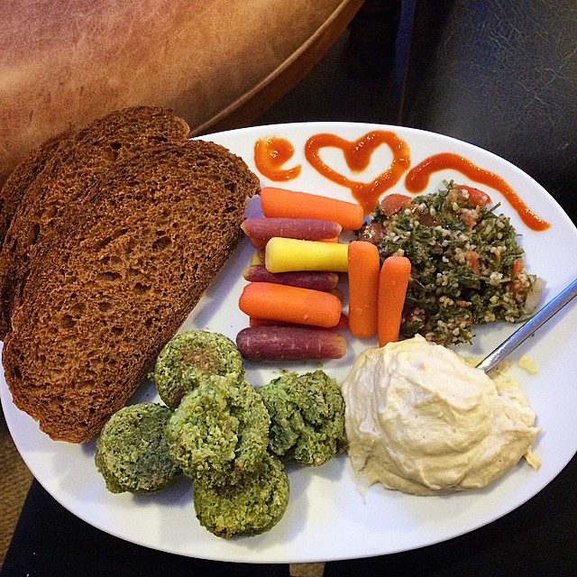 10 Favorite, Lazy Girl Vegan Meals That Anyone Can Make in a Flash ...